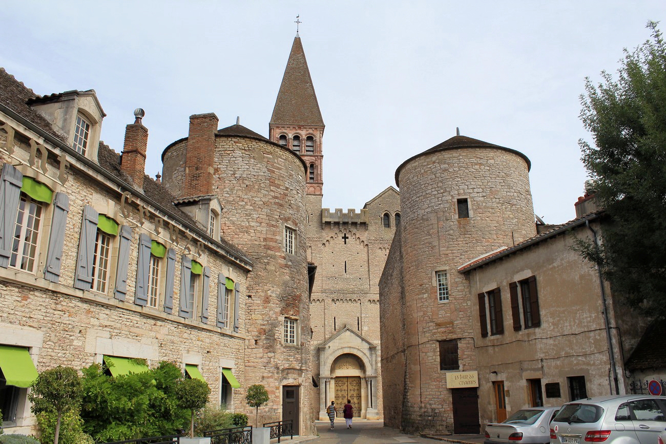 Entrée_Abbaye_St_Philibert_Tournus_1 | Ananda Garden